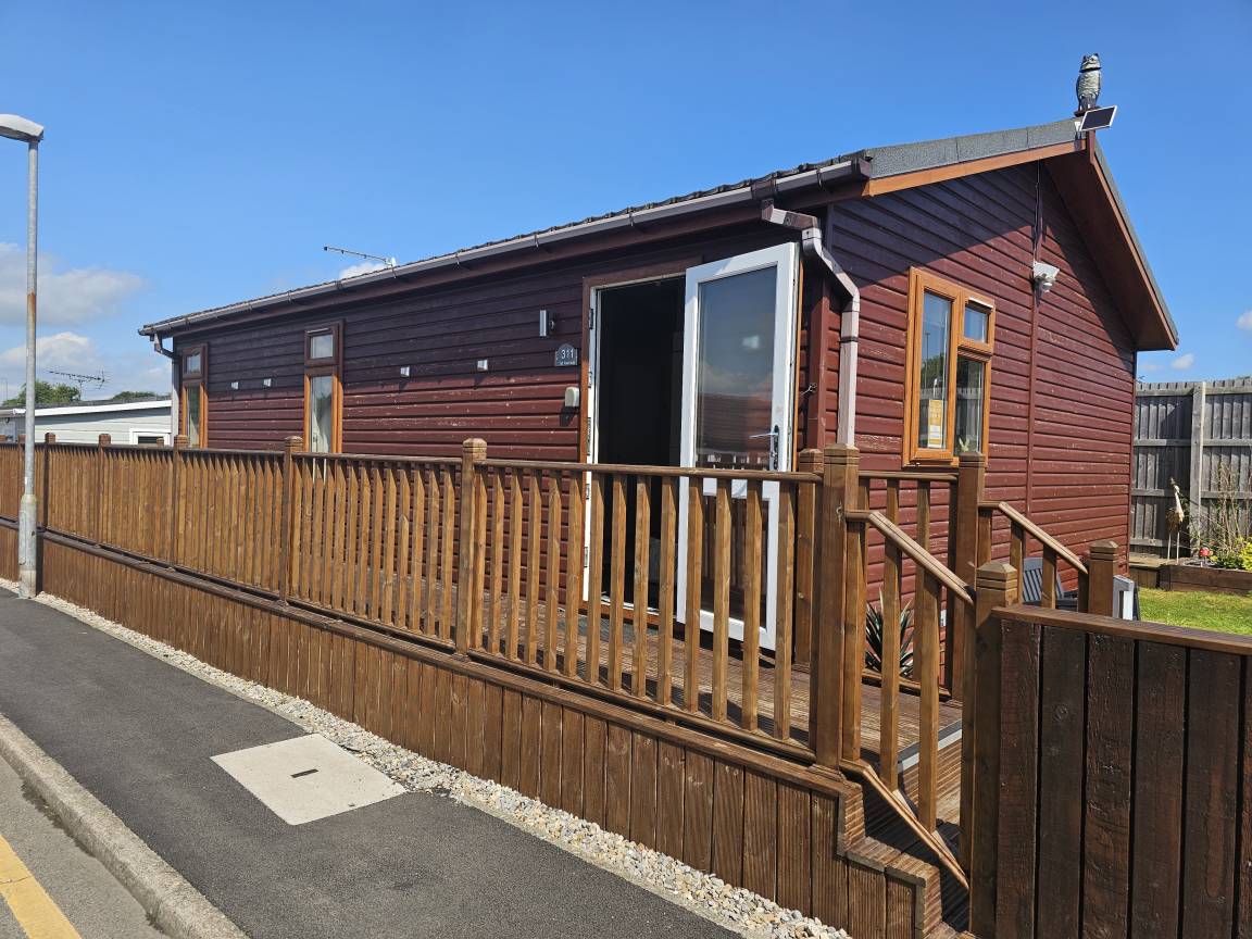 60 M² Cabin ∙ 2 Bedrooms ∙ 4 Guests - England
