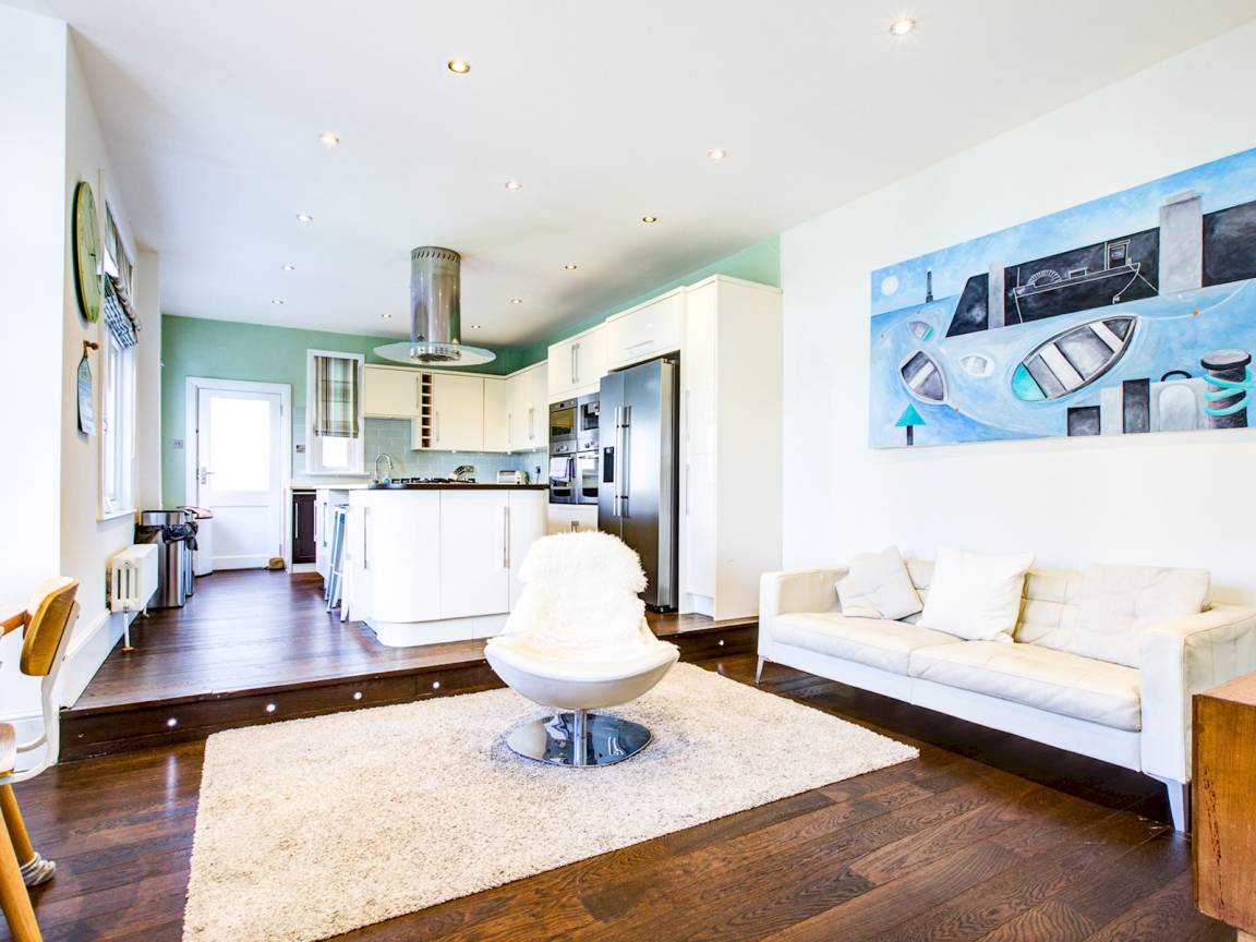 111 M² House ∙ 3 Bedrooms ∙ 8 Guests - Southend-on-Sea