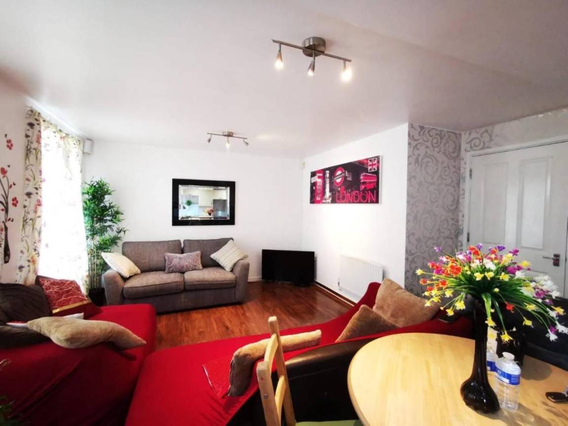 75 M² Apartment ∙ 2 Bedrooms ∙ 4 Guests - London, UK