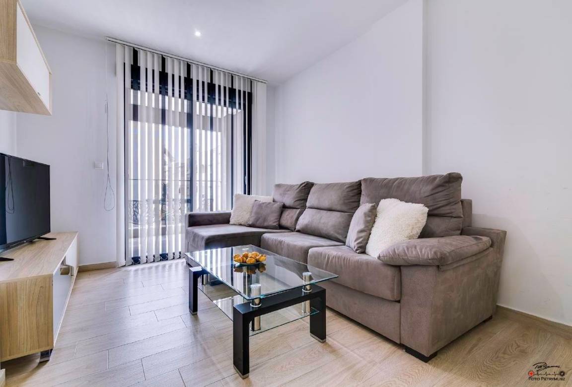 80 M² Apartamento ∙ 3 Habitaciones ∙ 8 Huéspedes - Torrevieja