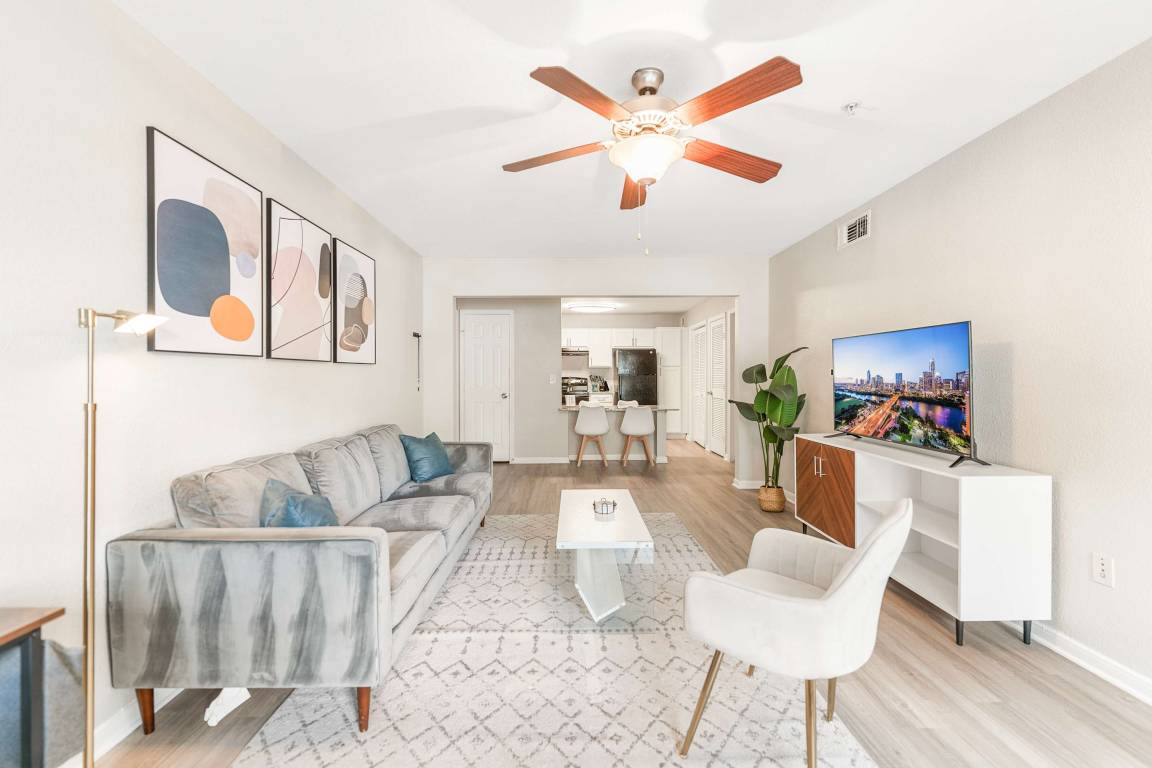 Apartment ∙ 2 Bedrooms ∙ 6 Guests - Austin