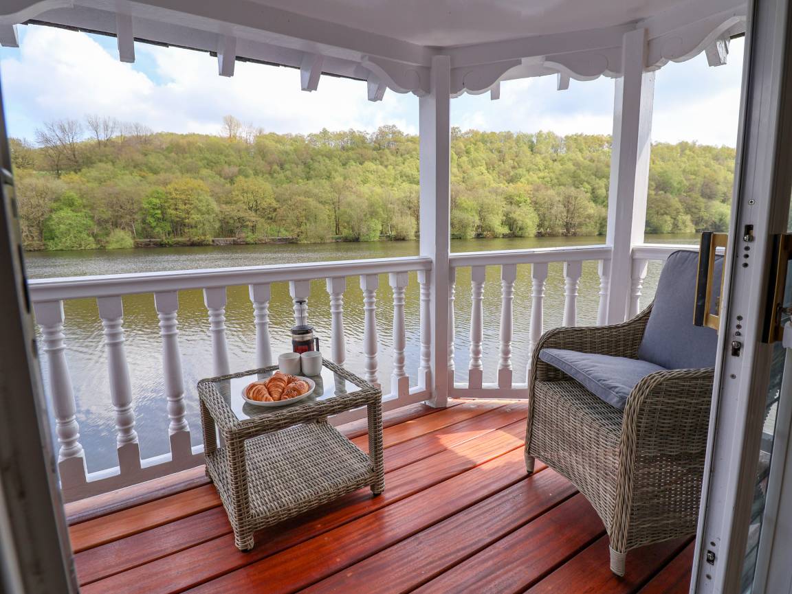 Cottage ∙ 2 Bedrooms ∙ 4 Guests - Stoke-on-Trent