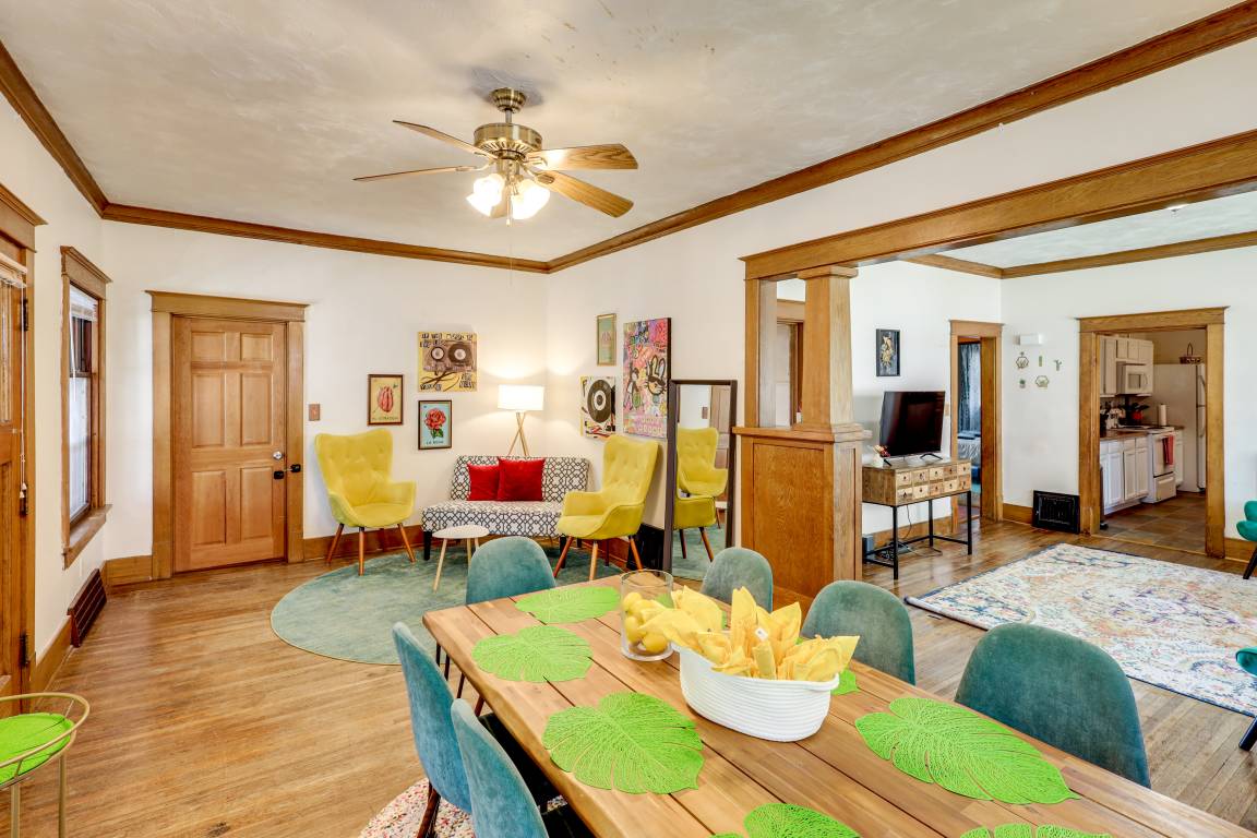 185 M² House ∙ 6 Bedrooms ∙ 12 Guests - Lincoln, NE