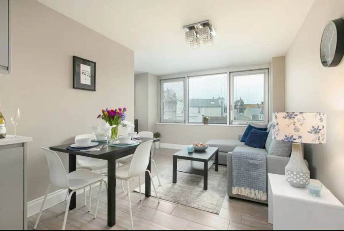 Apartment ∙ 1 Bedroom ∙ 4 Guests - Brighton Station