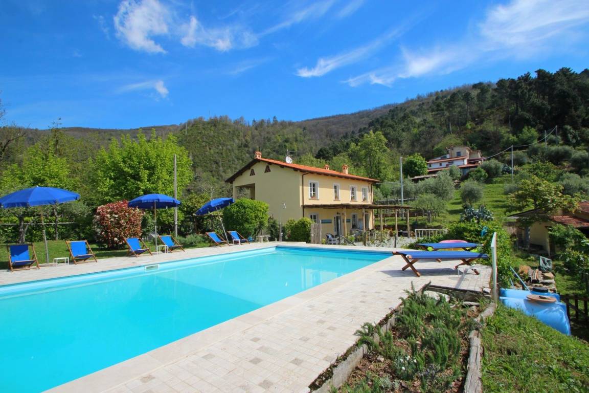 200 M² Villa ∙ 4 Slaapkamers ∙ 8 Gasten - Pietrasanta