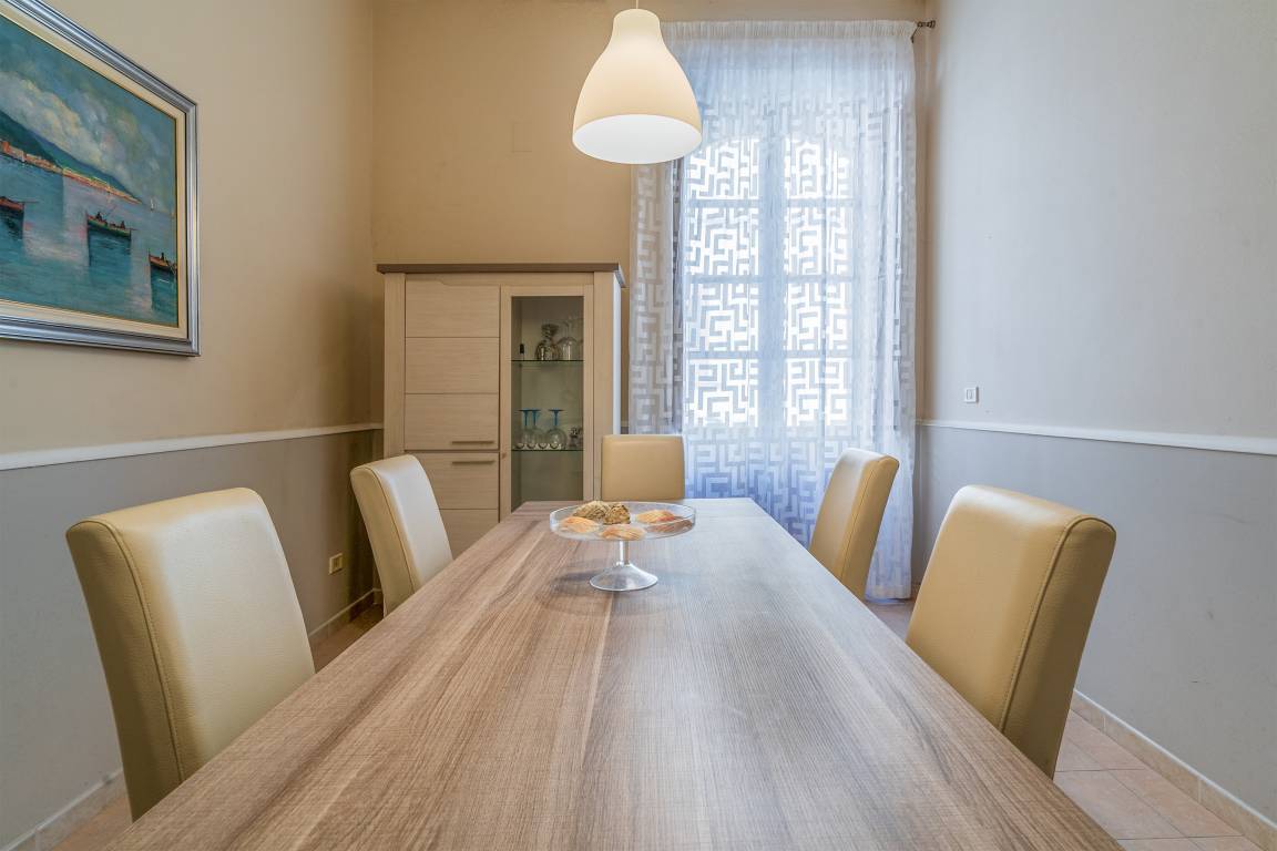 150 M² Apartamento ∙ 2 Habitaciones ∙ 5 Huéspedes - Siracusa