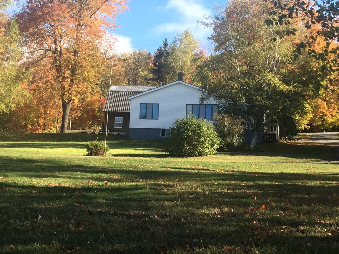 House ∙ 2 Bedrooms ∙ 9 Guests - Maine