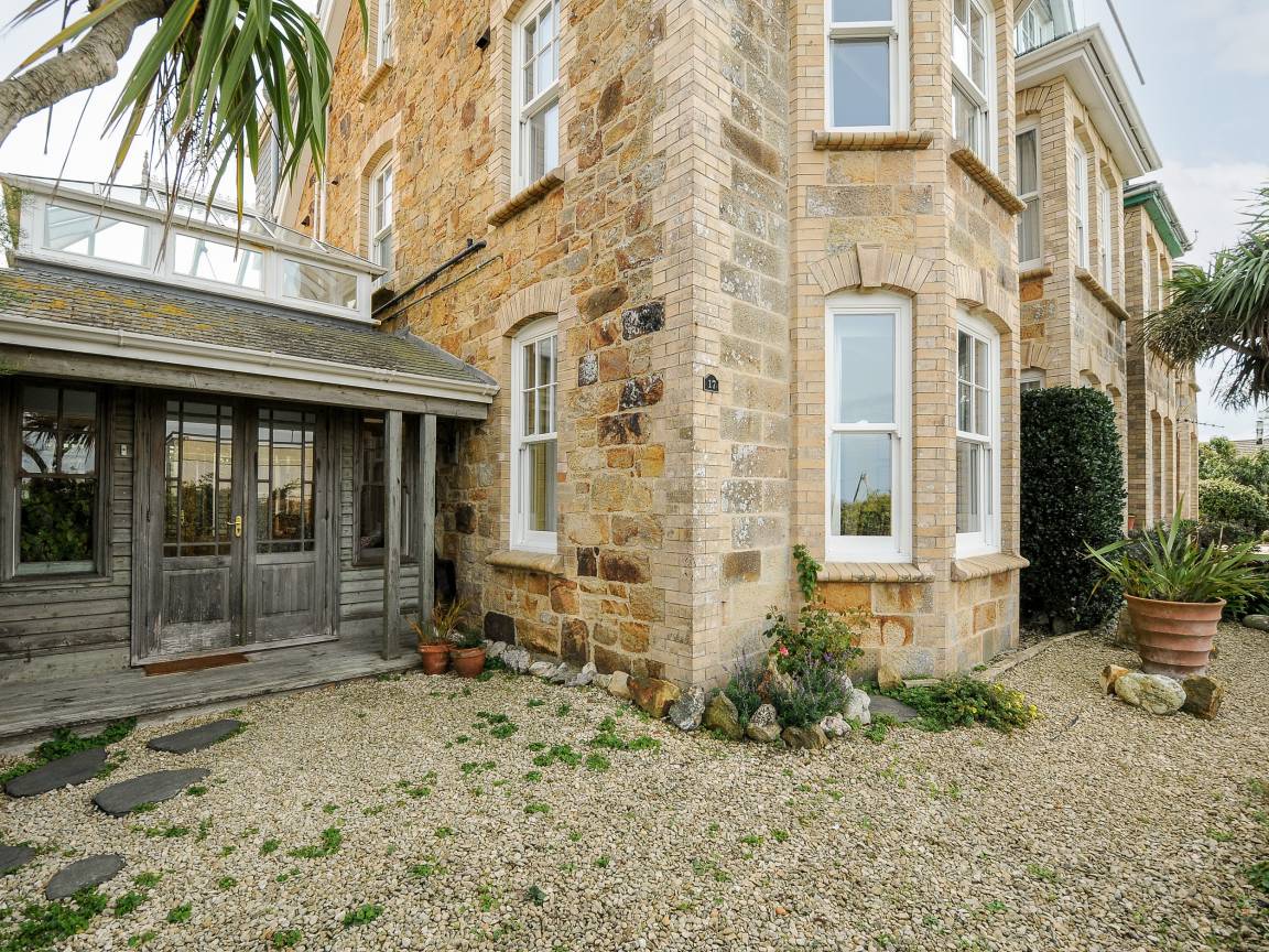 Cottage ∙ 2 Bedrooms ∙ 4 Guests - Holywell