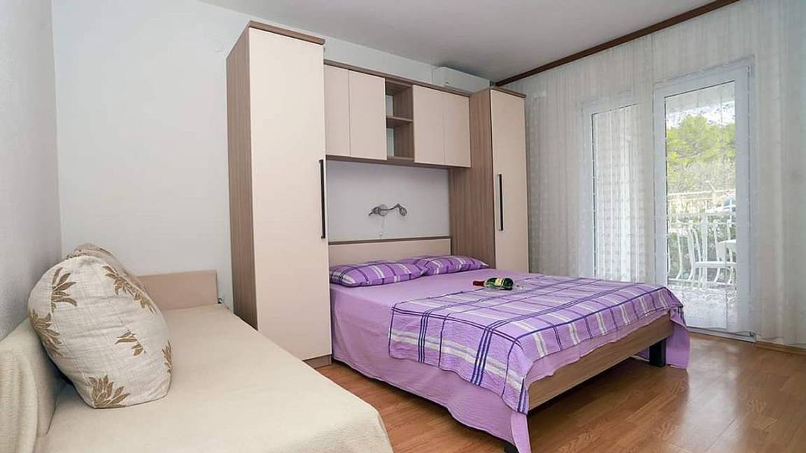 33 M² Hotel ∙ 2 Bedrooms ∙ 3 Guests - Baška Voda