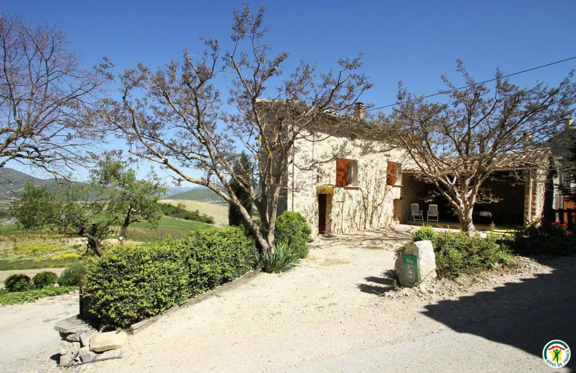 68 M² Gîte ∙ 2 Chambres ∙ 4 Personnes - Drôme