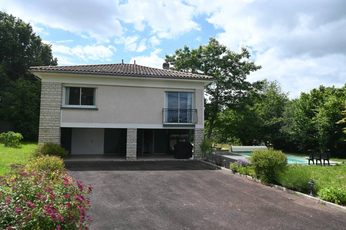 135 M² House ∙ 3 Bedrooms ∙ 7 Guests - Ribérac