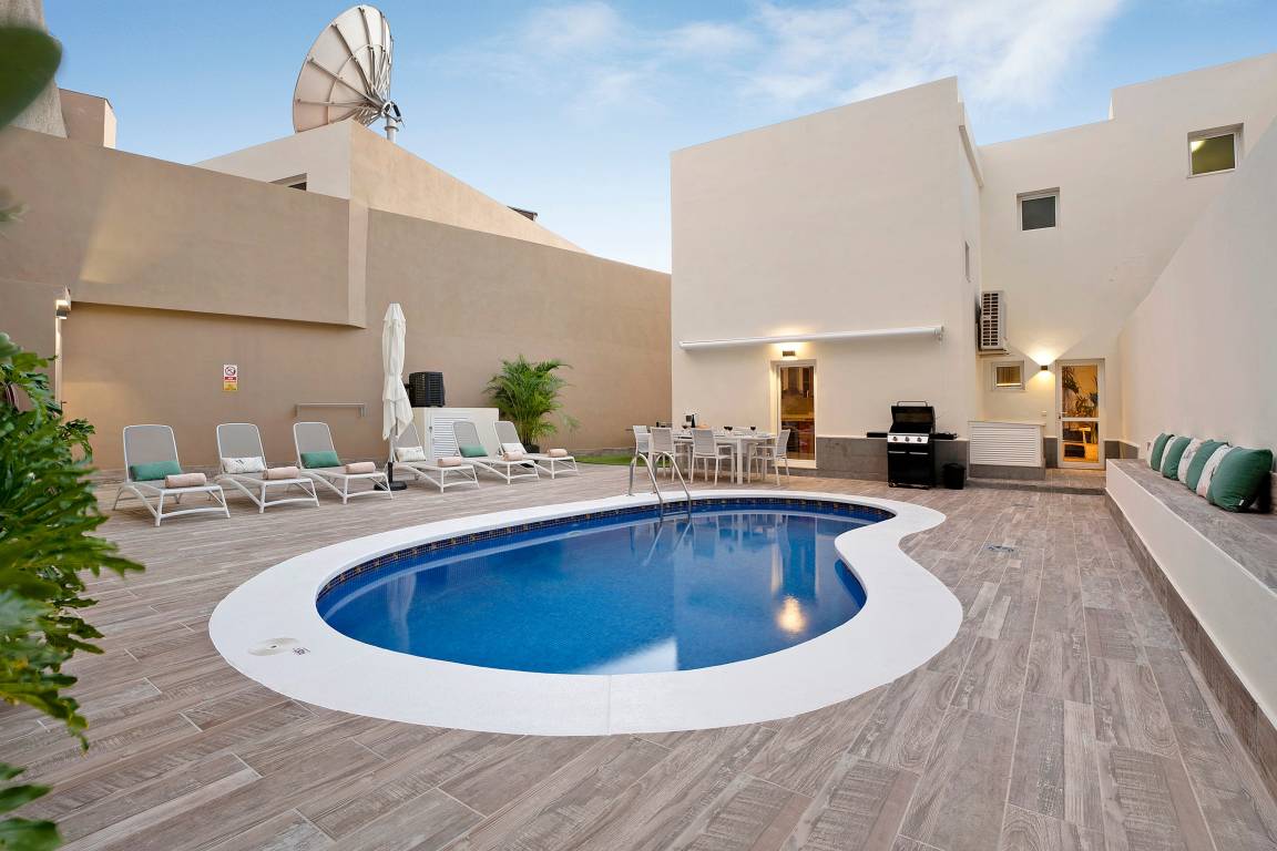 170 M² Villa ∙ 3 Bedrooms ∙ 6 Guests - Los Cristianos