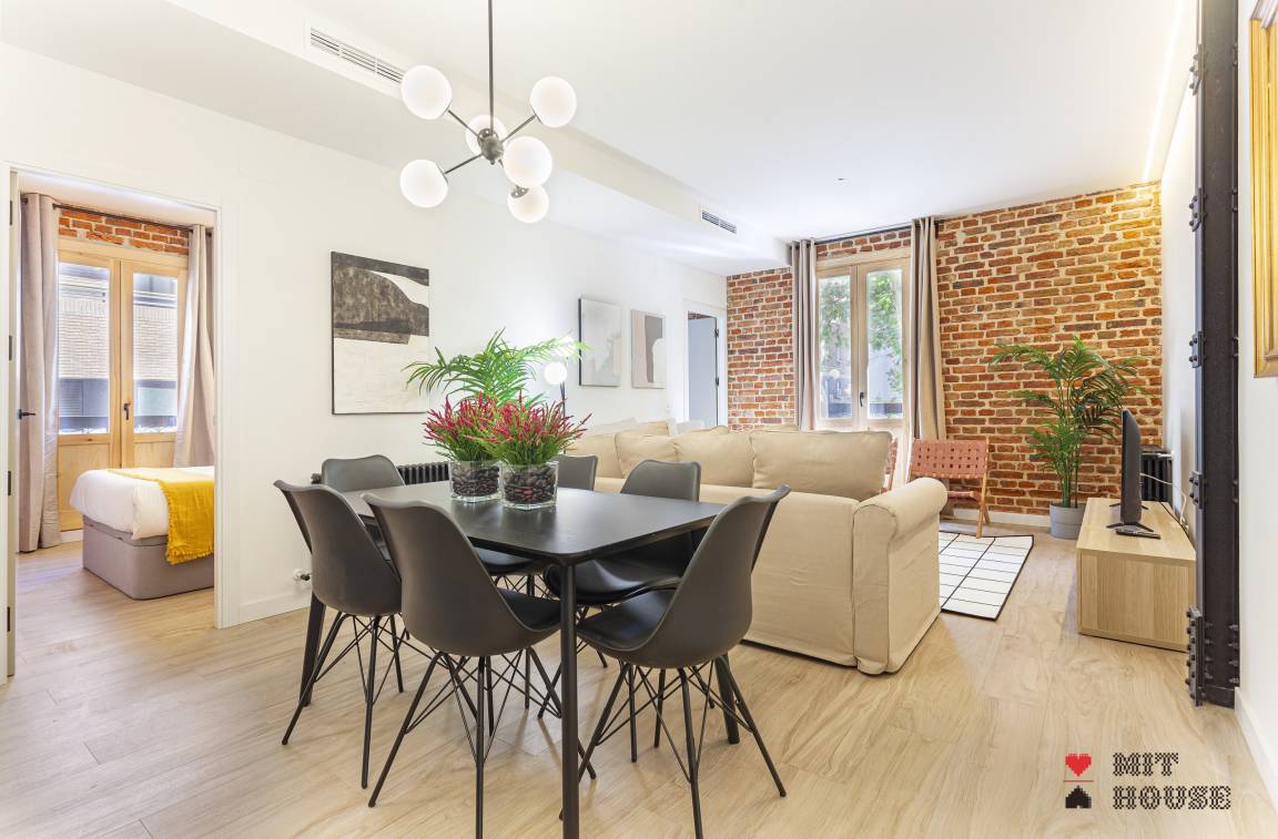 80 M² Apartament ∙ 3 Sypialnie ∙ 8 Gości - Madryt