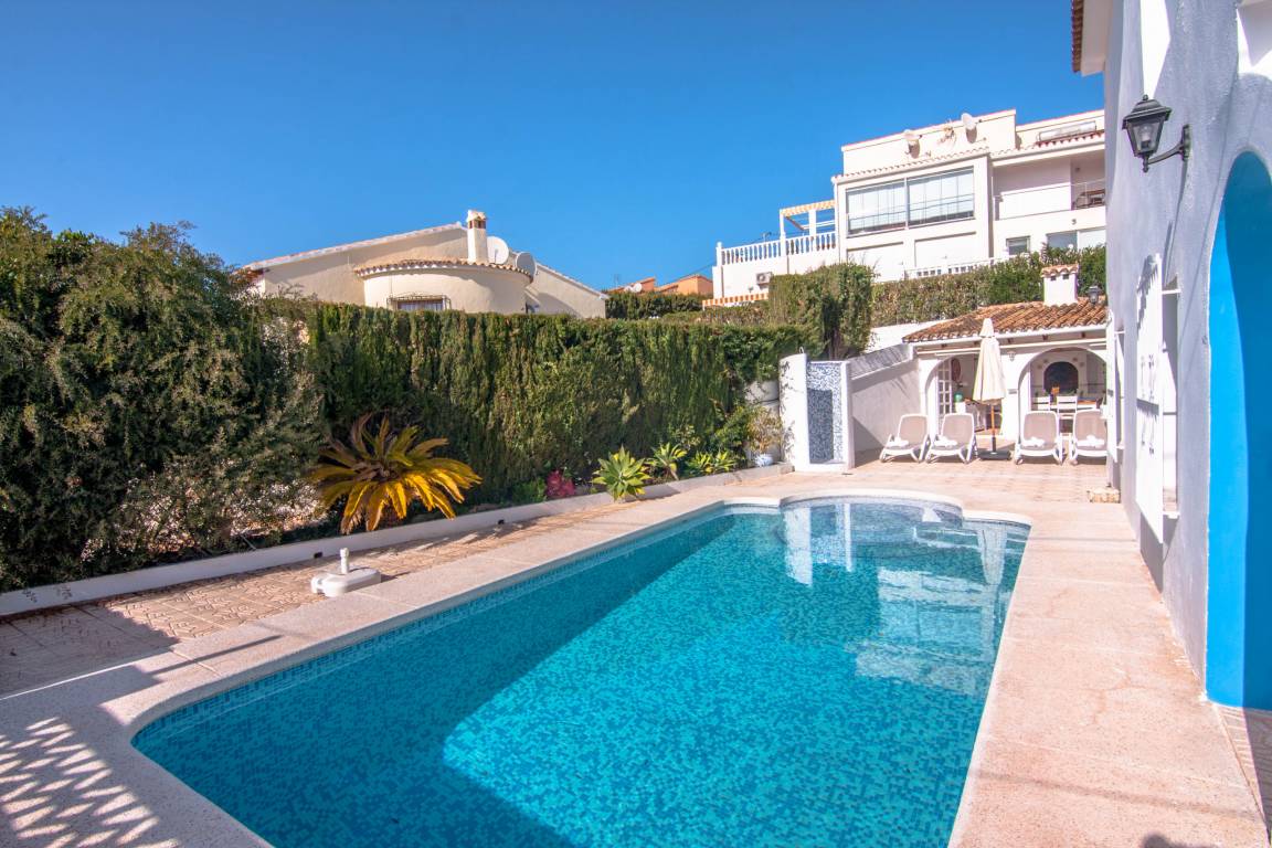 150 M² Villa ∙ 2 Bedrooms ∙ 4 Guests - Calp