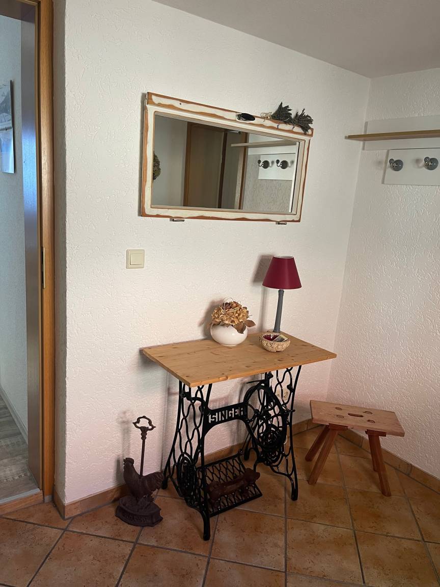 70 M² Ferienwohnung ∙ 1 Schlafzimmer ∙ 2 Gäste - Lauchhammer