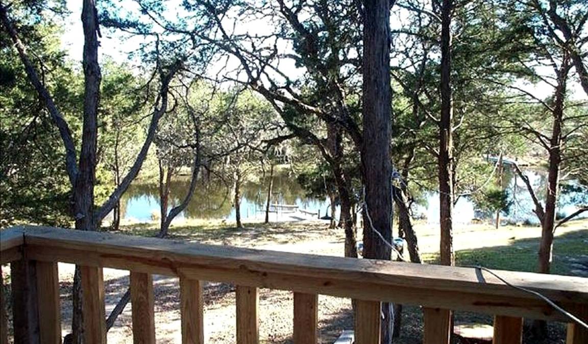 Cabin ∙ 1 Bedroom ∙ 5 Guests - New Ulm, TX