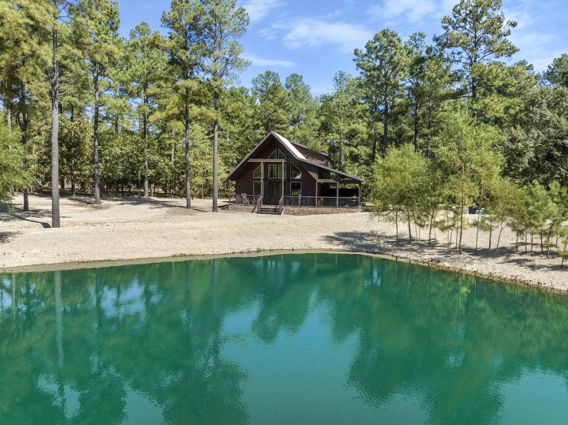 Camping ∙ 3 Bedrooms ∙ 10 Guests - Broken Bow, OK