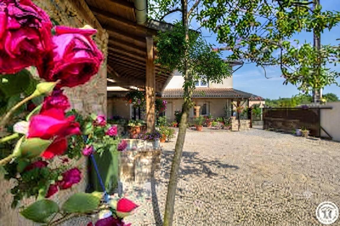92 M² Gîte ∙ 2 Chambres ∙ 6 Personnes - Pont-de-Vaux