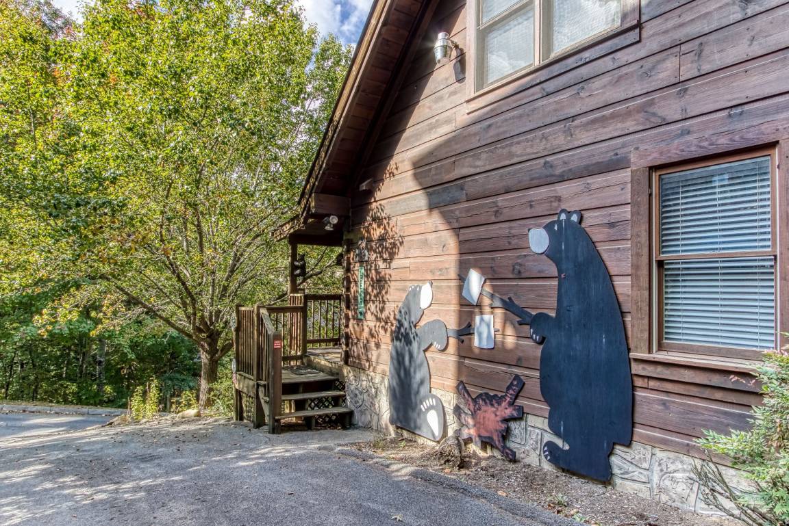 Cabin ∙ 3 Bedrooms ∙ 10 Guests - Pigeon Forge, TN