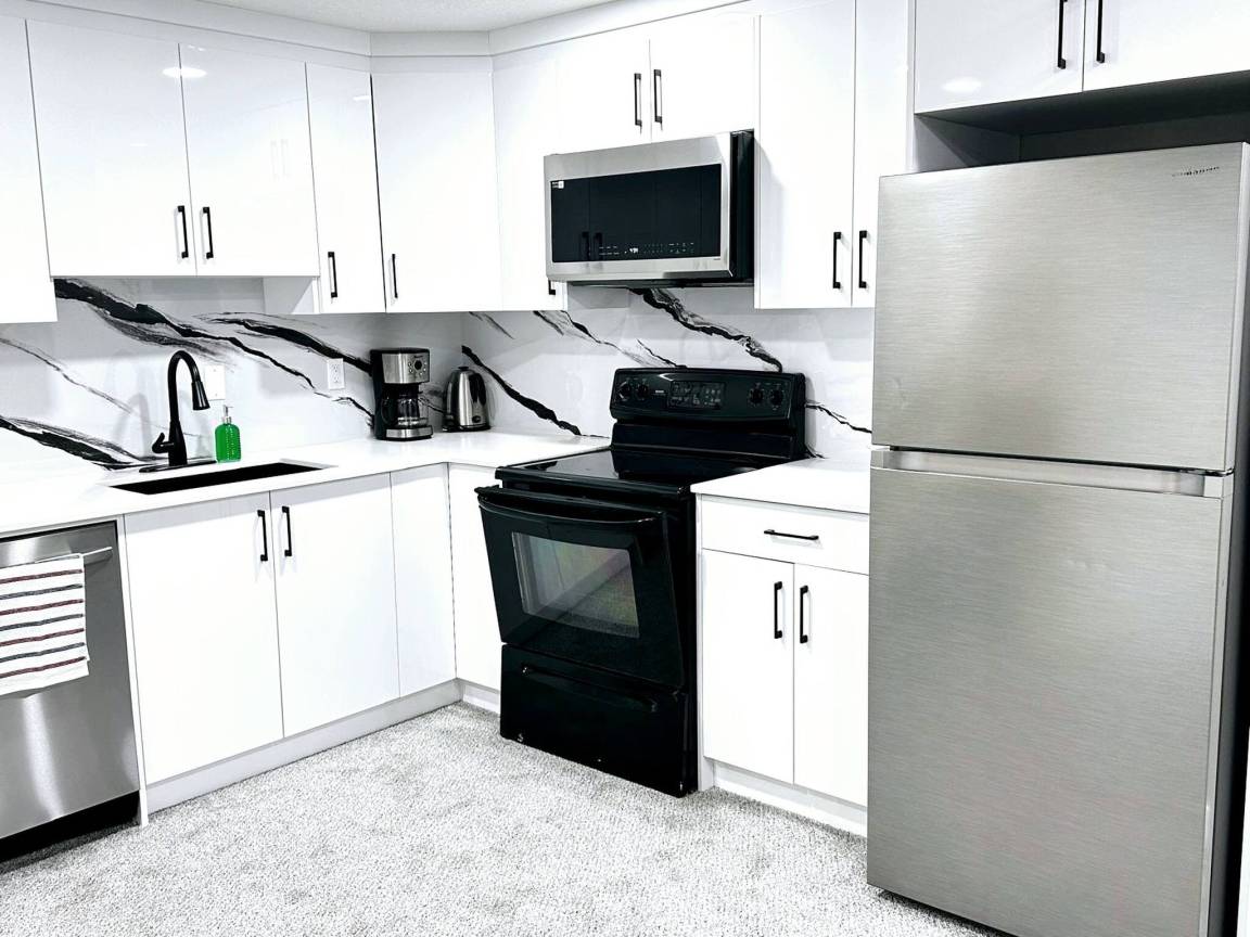186 M² House ∙ 1 Bedroom ∙ 2 Guests - Airdrie