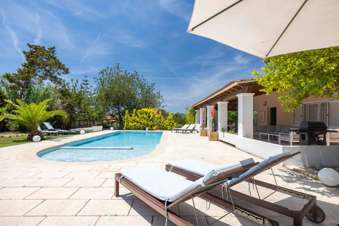 190 M² Villa ∙ 4 Habitaciones ∙ 8 Huéspedes - Islas de Ibiza