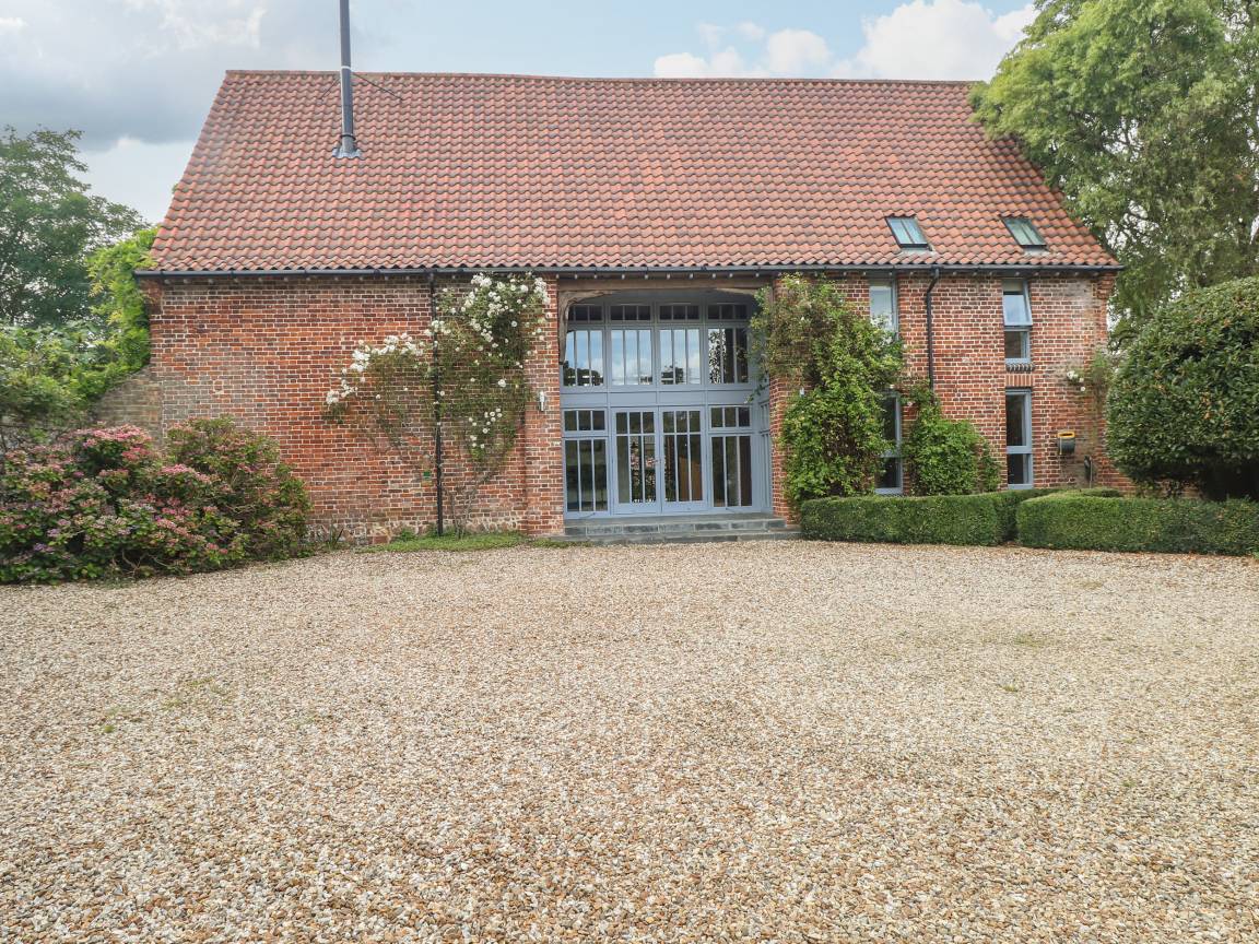 Cottage ∙ 4 Bedrooms ∙ 8 Guests - Wroxham