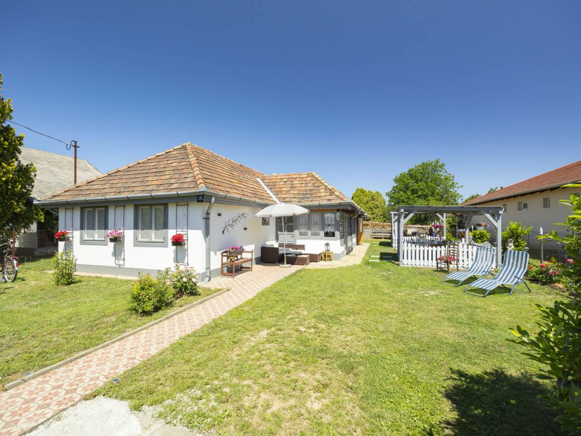60 M² Dom ∙ 2 Sypialnie ∙ 4 Gości - Balatonlelle
