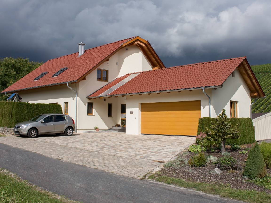 80 M² Ferienwohnung ∙ 2 Schlafzimmer ∙ 4 Gäste - Tauberbischofsheim