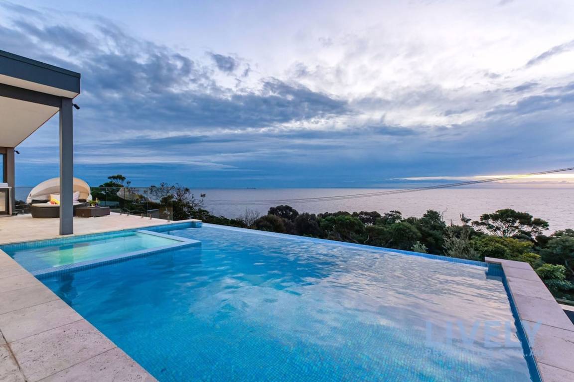House ∙ 5 Bedrooms ∙ 14 Guests - Mount Martha