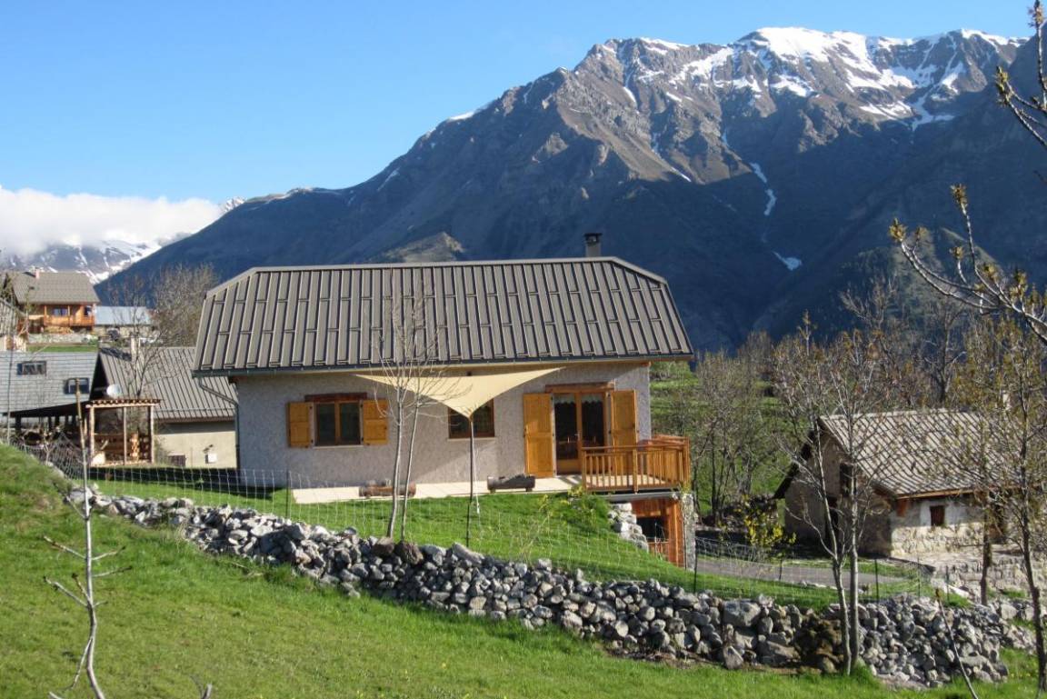 85 M² Gîte ∙ 3 Bedrooms ∙ 6 Guests - Chorges