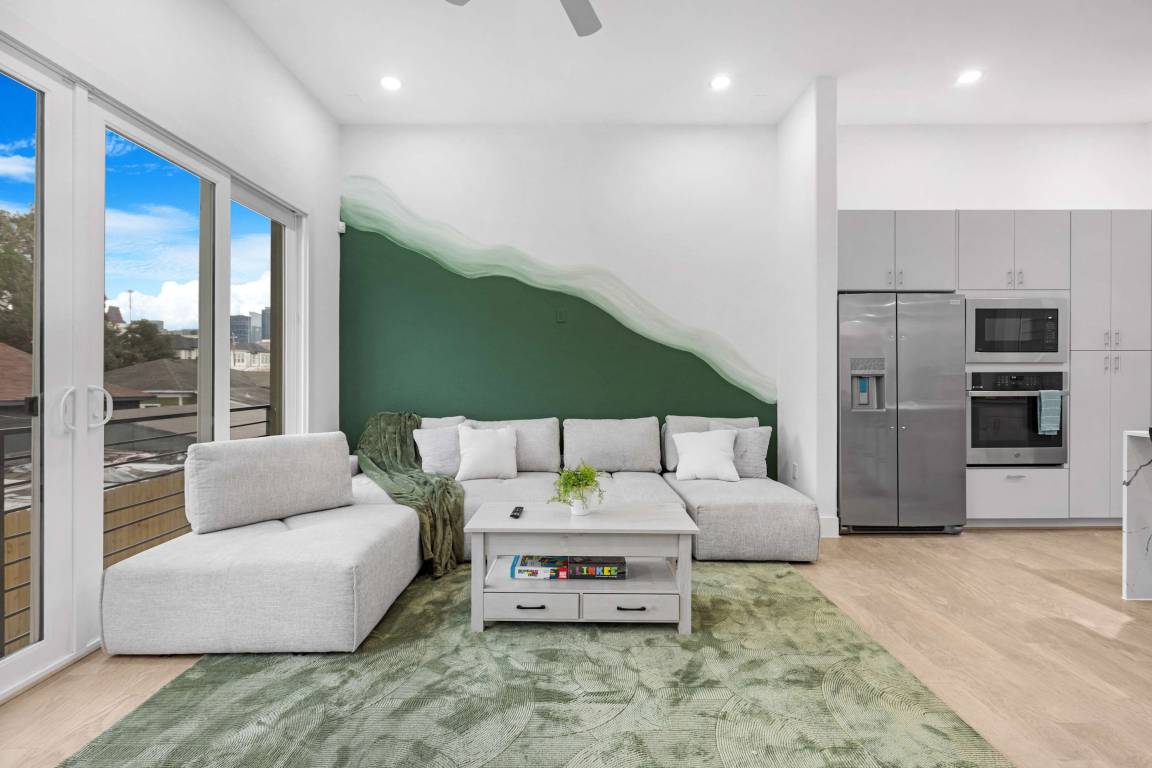 House ∙ 6 Bedrooms ∙ 16 Guests - Houston, TX