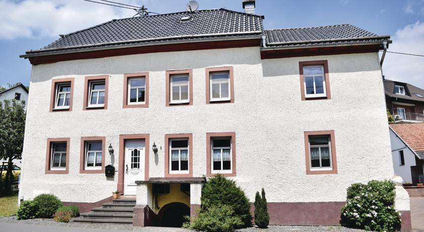 250 M² Ferienhaus ∙ 6 Schlafzimmer ∙ 12 Gäste - Schalkenmehren