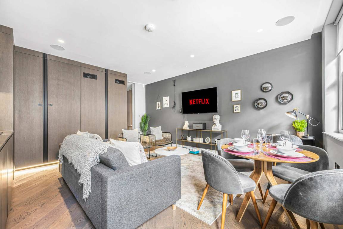 Apartment ∙ 2 Bedrooms ∙ 6 Guests - London, UK
