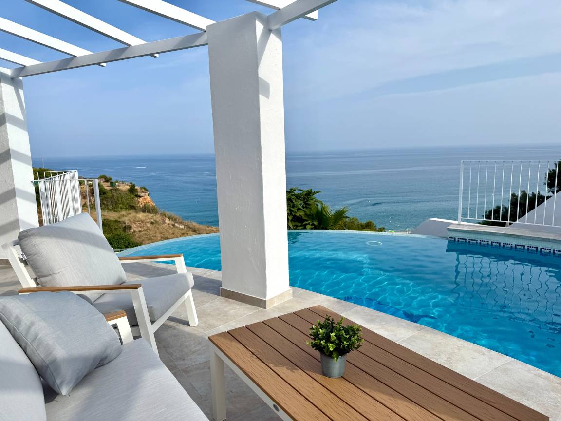 180 M² Villa ∙ 4 Bedrooms ∙ 7 Guests - Frigiliana