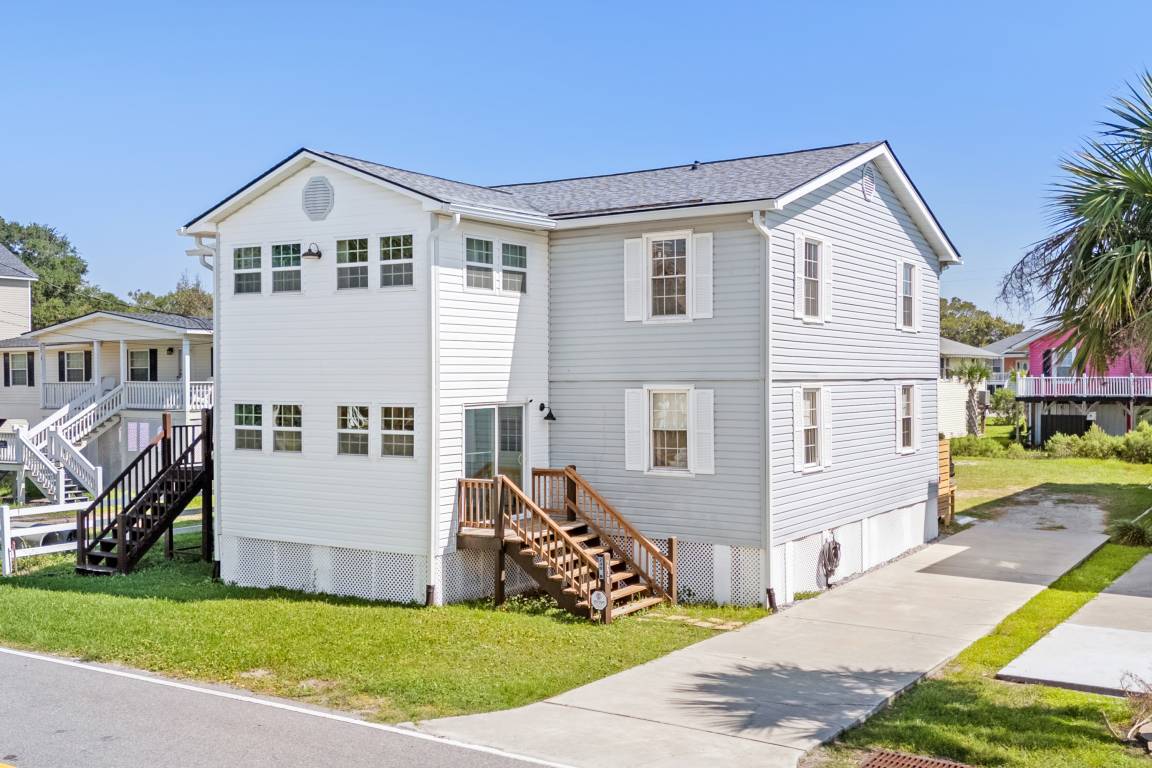 Maisonette ∙ 3 Bedrooms ∙ 6 Guests - Garden City, SC