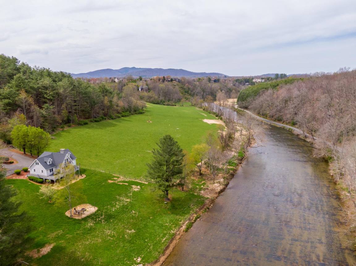 House ∙ 4 Bedrooms ∙ 11 Guests - New River State Park, Laurel Springs