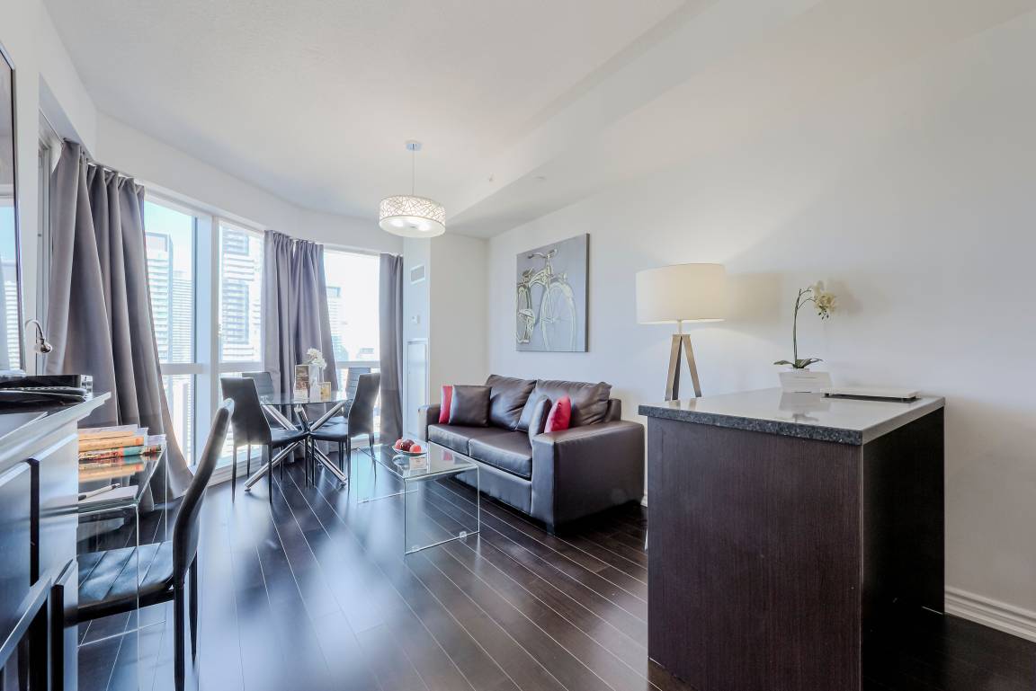 71 M² Apartamento ∙ 3 Habitaciones ∙ 6 Huéspedes - Toronto
