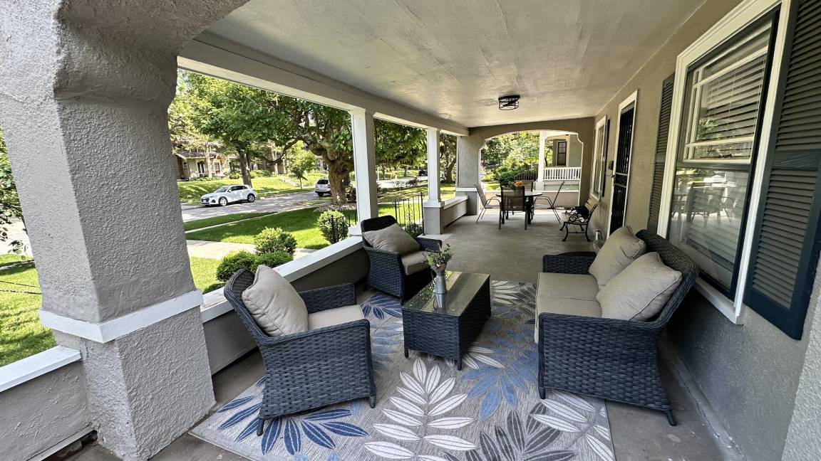 183 M² House ∙ 3 Bedrooms ∙ 5 Guests - Kansas City, MO