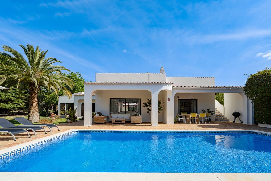 300 M² Villa ∙ 4 Habitaciones ∙ 8 Huéspedes - Carvoeiro