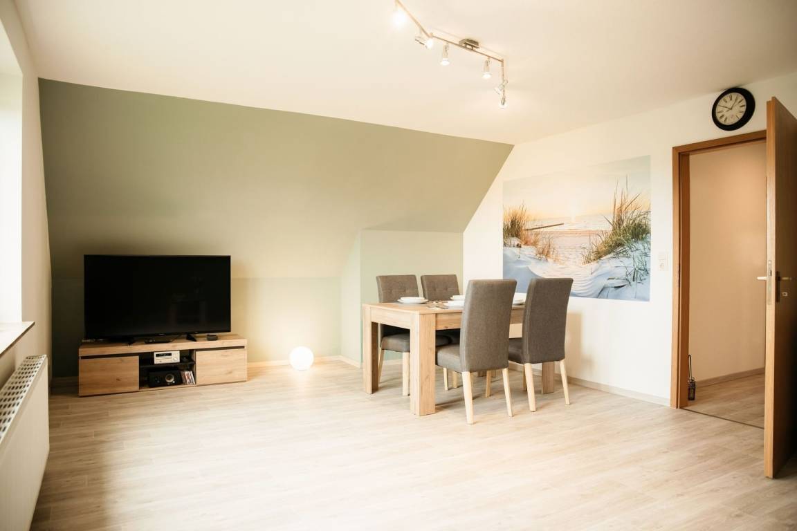 75 M² Ferienwohnung ∙ 2 Schlafzimmer ∙ 3 Gäste - Hohn