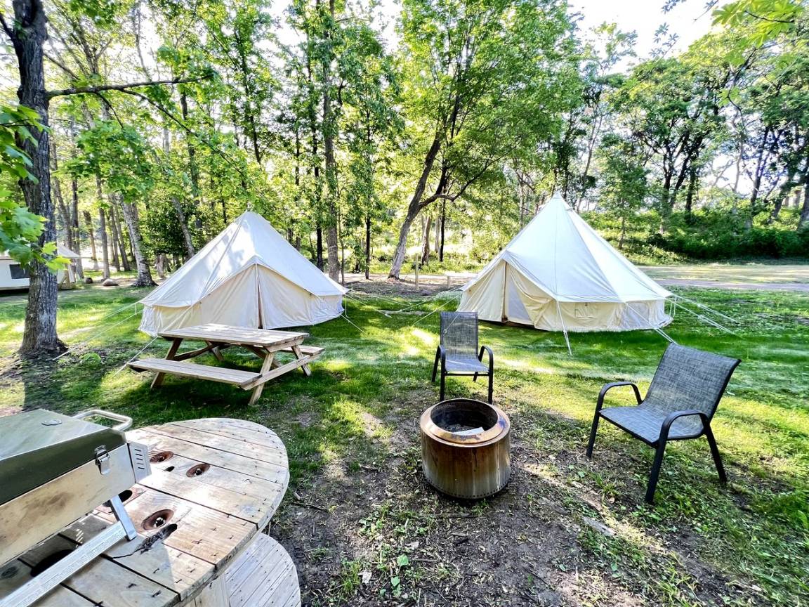 Camping ∙ 2 Bedrooms ∙ 5 Guests - Wisconsin