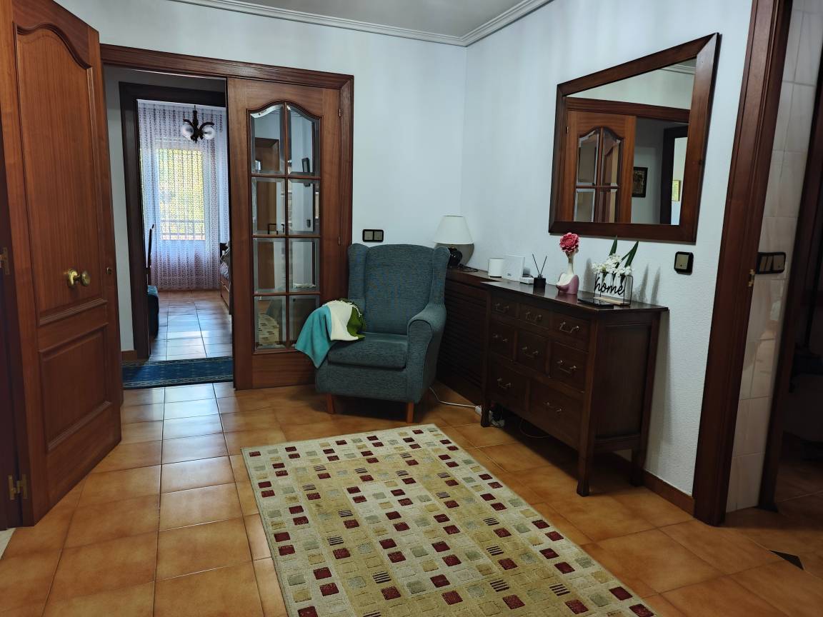 150 M² House ∙ 4 Bedrooms ∙ 8 Guests - Laguardia