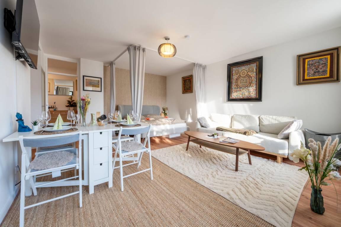 65 M² Ferienwohnung ∙ 2 Schlafzimmer ∙ 3 Gäste - Krefeld