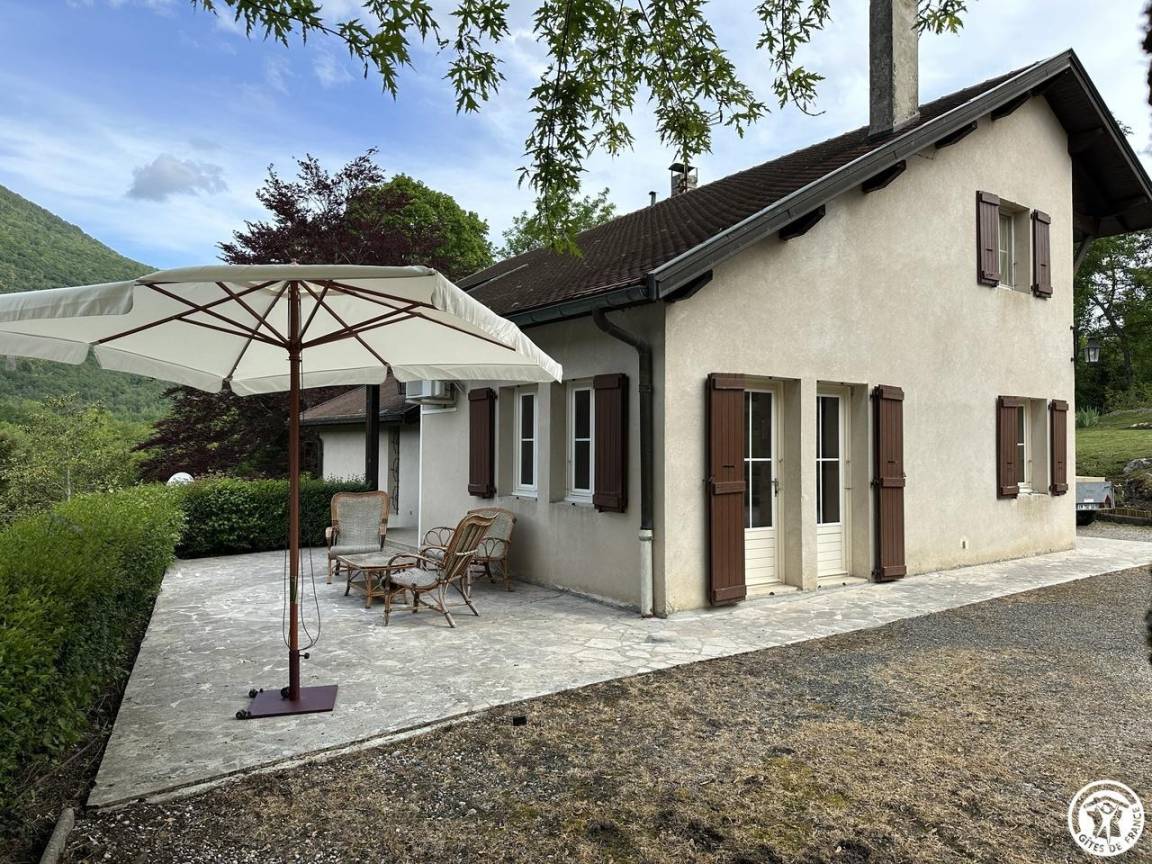121 M² Gîte ∙ 4 Chambres ∙ 10 Personnes - Belley