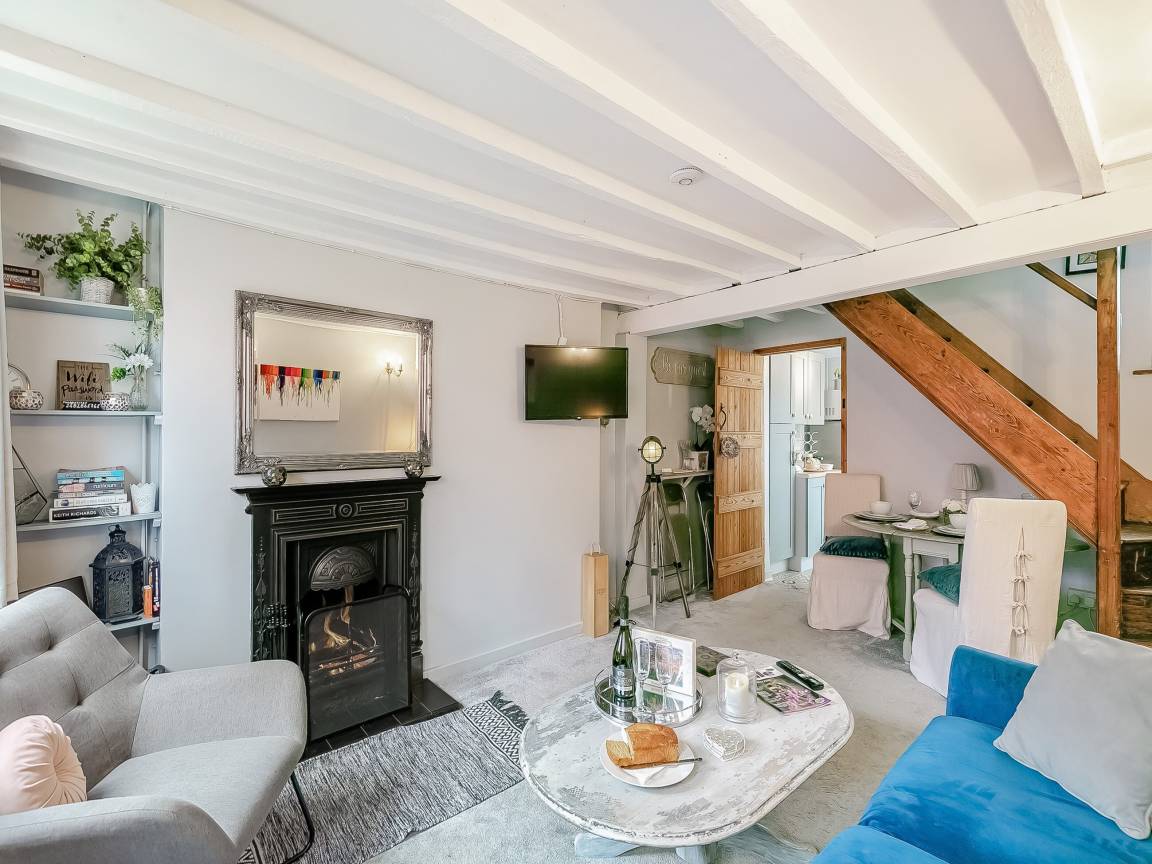Cottage ∙ 2 Bedrooms ∙ 4 Guests - Broadway