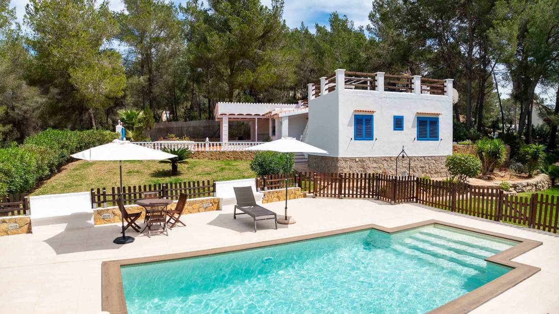 90 M² Villa ∙ 2 Bedrooms ∙ 5 Guests - Santa Eulària des Riu