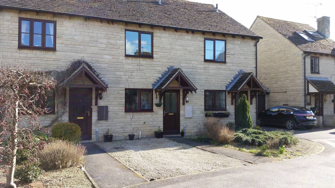 69 M² House ∙ 2 Bedrooms ∙ 6 Guests - Wiltshire