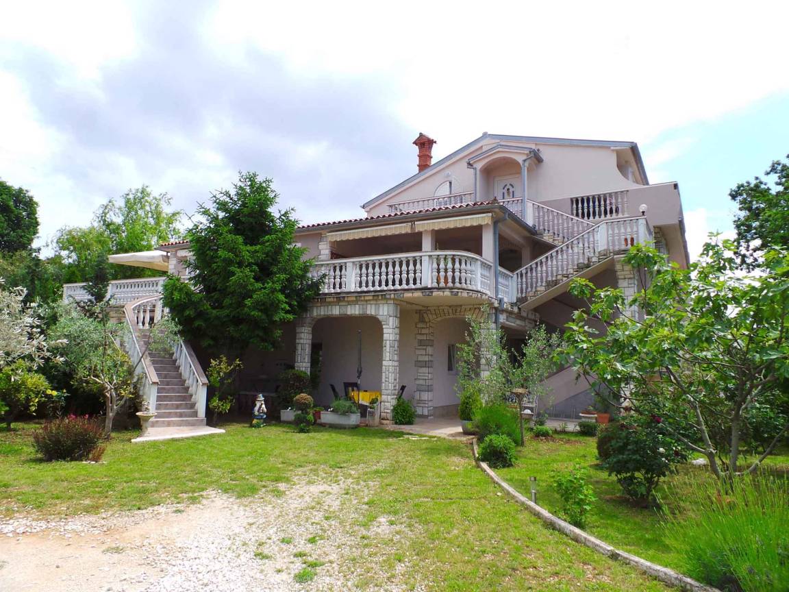 120 M² Ferienwohnung ∙ 3 Schlafzimmer ∙ 7 Gäste - Premantura