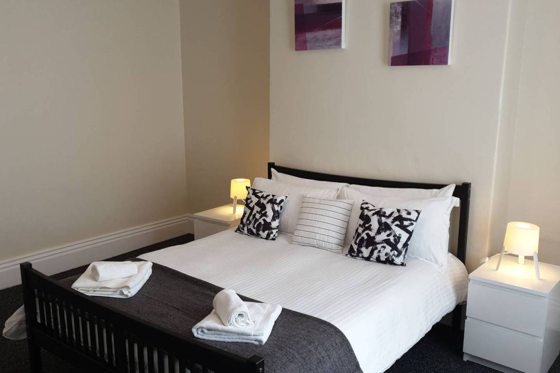 90 M² House ∙ 3 Bedrooms ∙ 6 Guests - South Shields