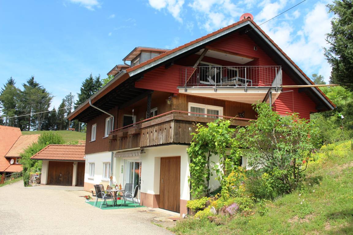 75 M² Ferienwohnung ∙ 2 Schlafzimmer ∙ 4 Gäste - Wolfach